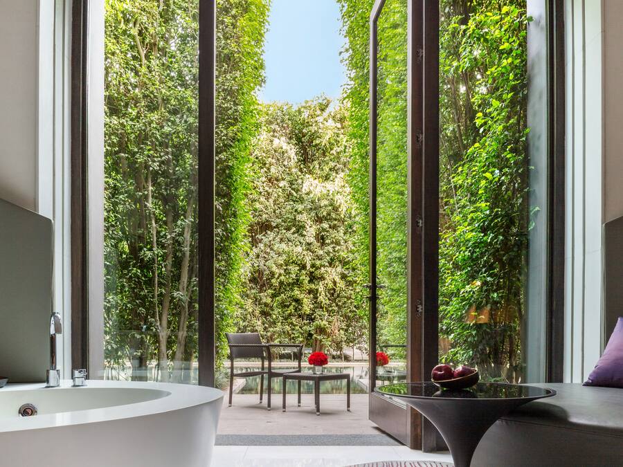 Quarto casal de uso individual | Roupas de cama premium, edredons de pluma, frigobar, cofres nos quartos