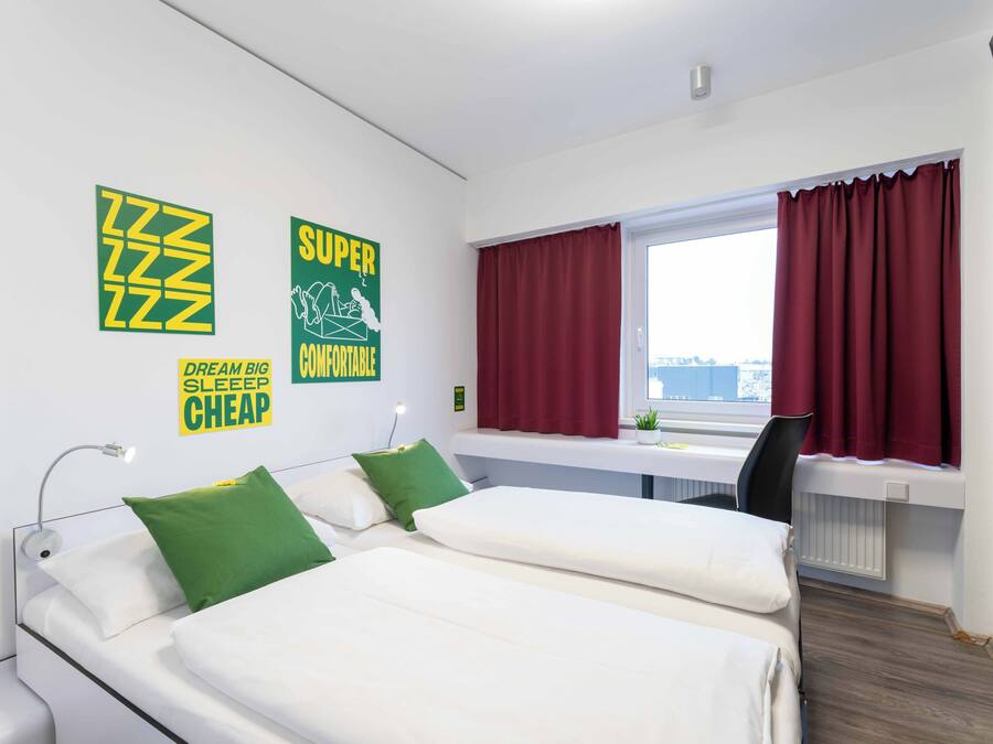 Quarto Duplo | Roupa hipoalergénica, secretária, quartos insonorizados, Wi-fi grátis