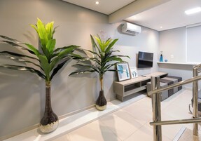 Dúplex Familiar, 3 quartos | Minibar, cofre no quarto, secretária 