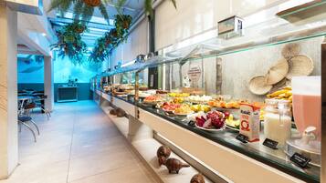 Pequeno-almoço tipo buffet diário incluído