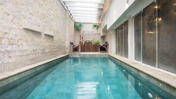 Piscina interior