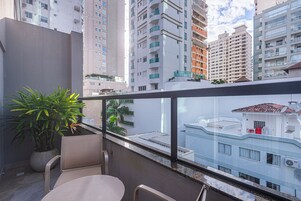 Suíte Standard com Varanda | Vista do quarto