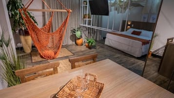 Suite Premium | 1 quarto, minibar, cofre no quarto, com mobília individualizada