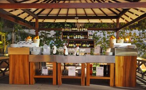 Bar à beira da piscina