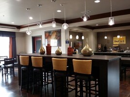 Café da manhã para viagem grátis todos os dias