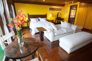 LIMA Double Room, 1 King Bed, Balcony, Mountain View | Lençóis de algodão egípcio, roupa de alta qualidade, edredões de penas 