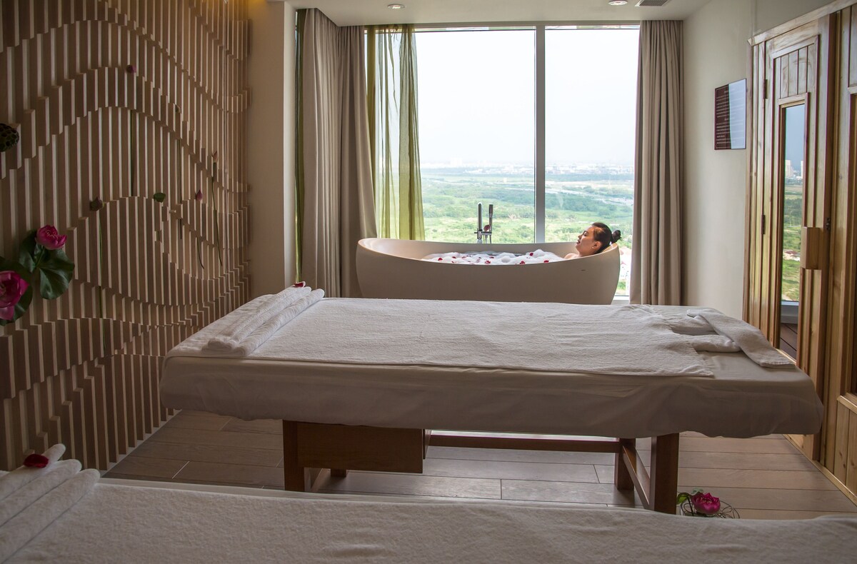 Liberty Central Saigon Riverside: A Riverside Retreat in the Heart of ...