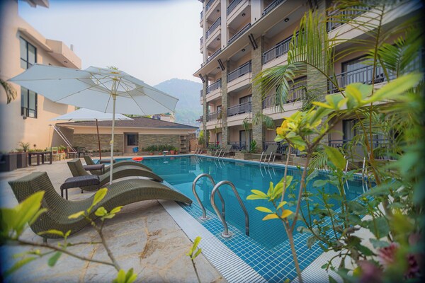 Hotel Pokhara Village & Spa - Pokhara