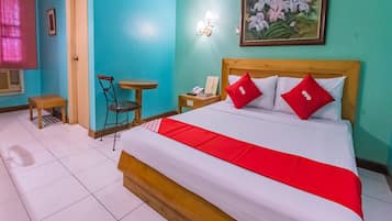 Quarto Duplo Standard | Cofre no quarto, secretária, Wi-fi grátis, roupa de cama fornecida