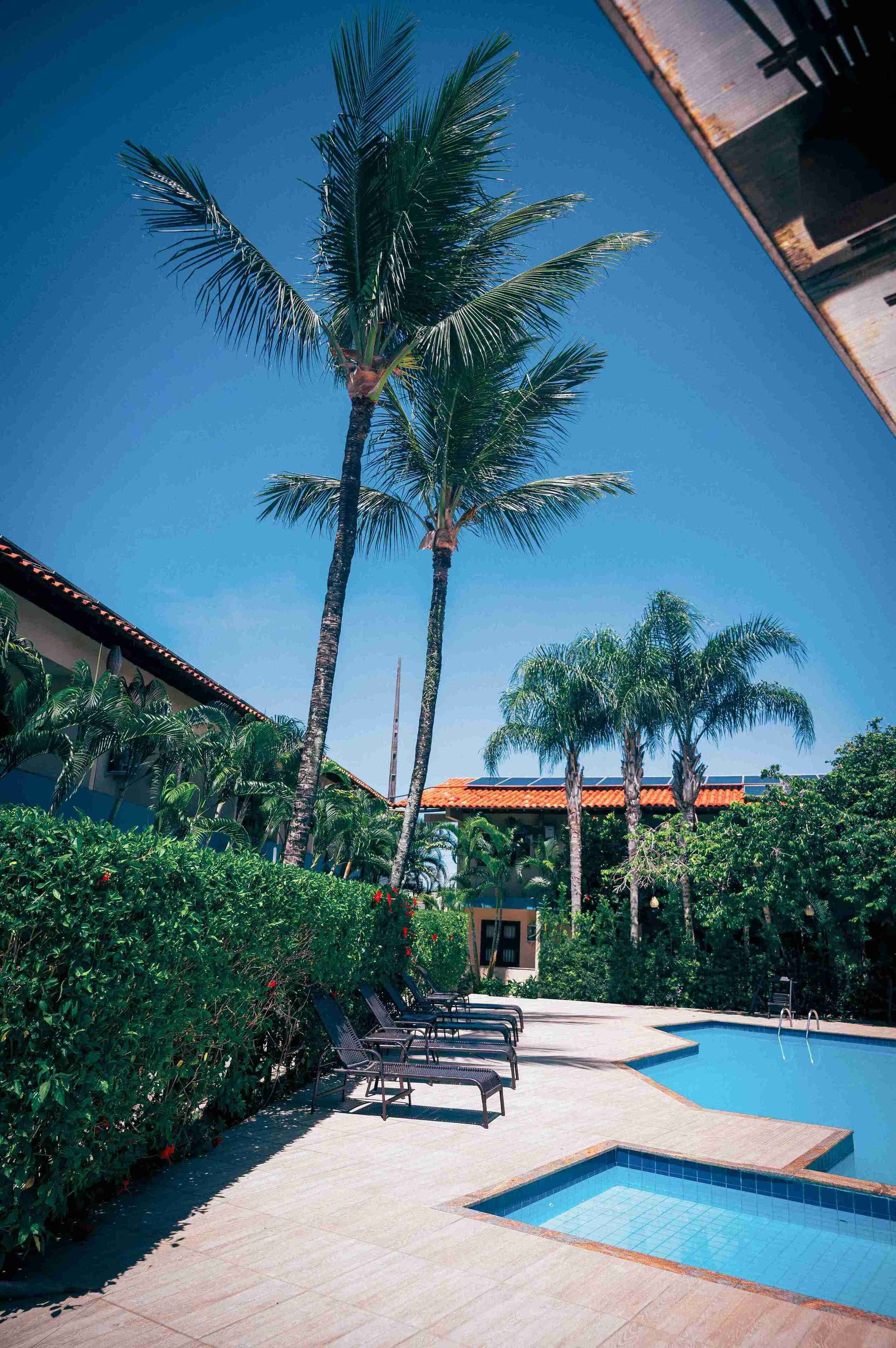 2 piscinas exteriores, guarda-sóis, espreguiçadeiras 
