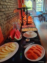 Café da manhã com buffet grátis todos os dias