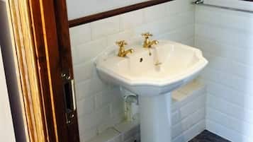Quarto casal standard, suíte | Banheiro