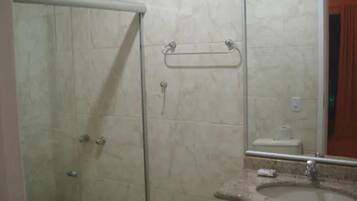 Um polibã, toalhas fornecidas