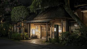 Fachada da propriedade