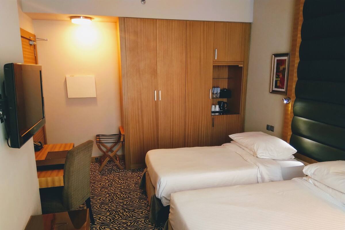 Quarto Twin Superior, 2 camas individuais | Roupa hipoalergénica, minibar, cofre no quarto, secretária 