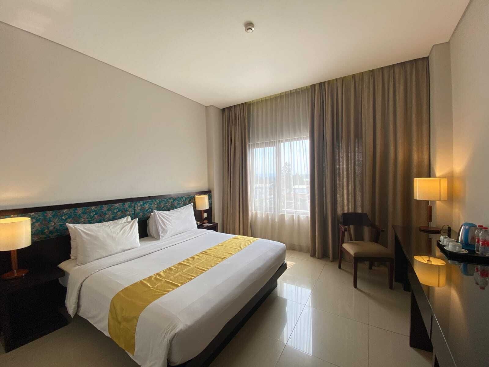 Quarto superior, 1 cama King | Cofres nos quartos, escrivaninha, Wi-Fi de cortesia