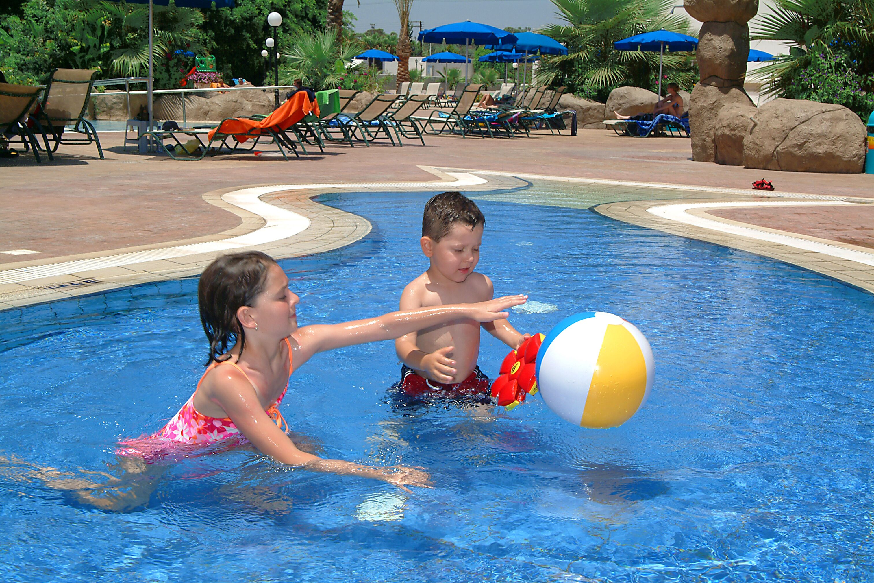 Piscina interior, piscina exterior 