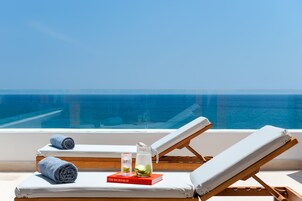 Suíte júnior, vista para o mar (Whirlpool Spa) | Frigobar, cofres nos quartos, quartos à prova de som