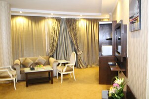 Quarto Deluxe | Minibar, cortinas/cortinados opacos, quartos insonorizados 