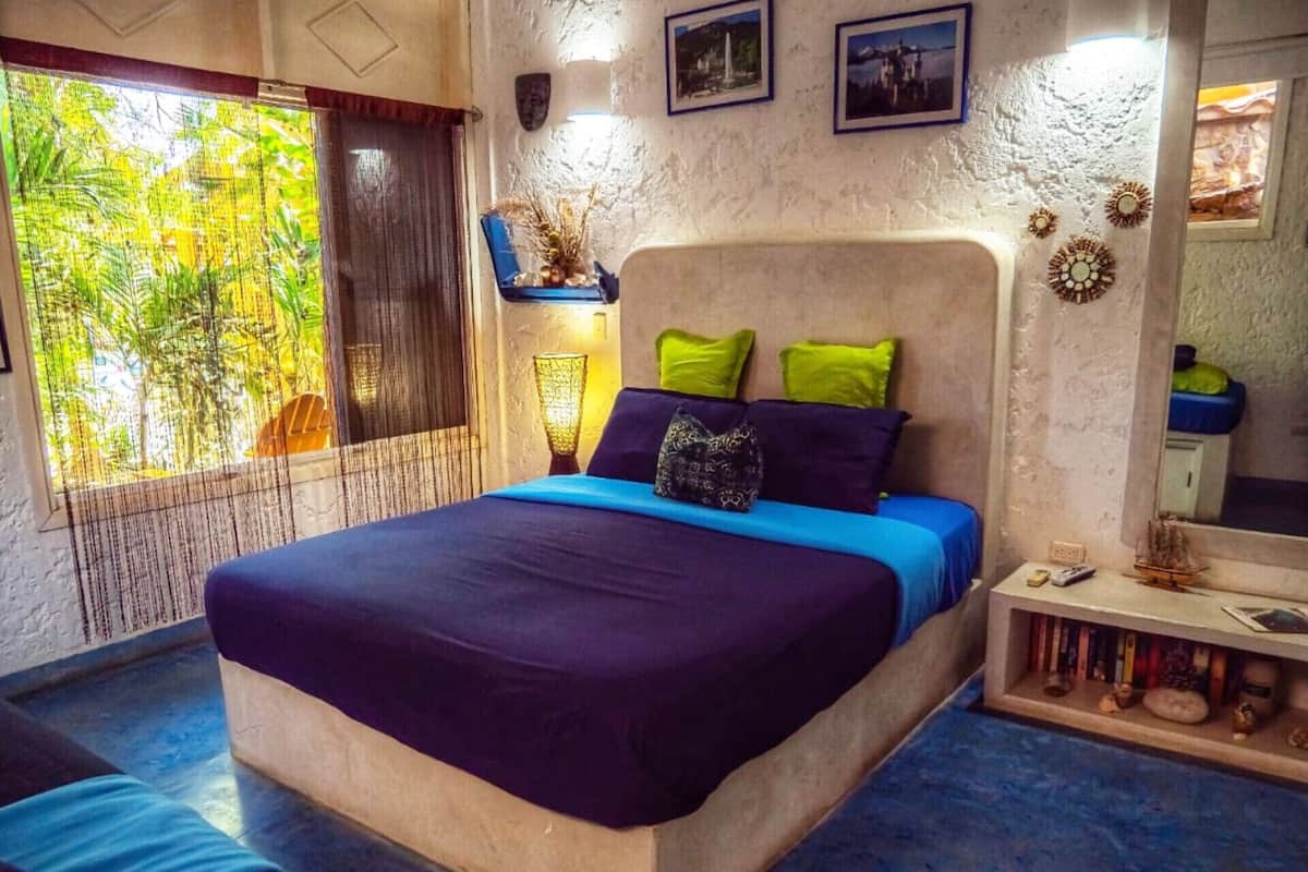 Quarto luxo, vista para o jardim | 1 quarto, cofres nos quartos, Wi-Fi de cortesia