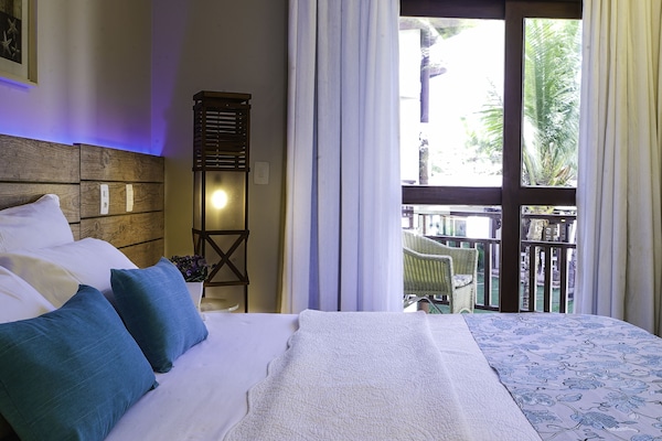 Frigobar, cofres nos quartos, cortinas blackout, Wi-Fi de cortesia