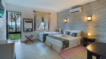 Apartamento, Vista para o mar | Minibar, cofre no quarto, cortinas/cortinados opacos