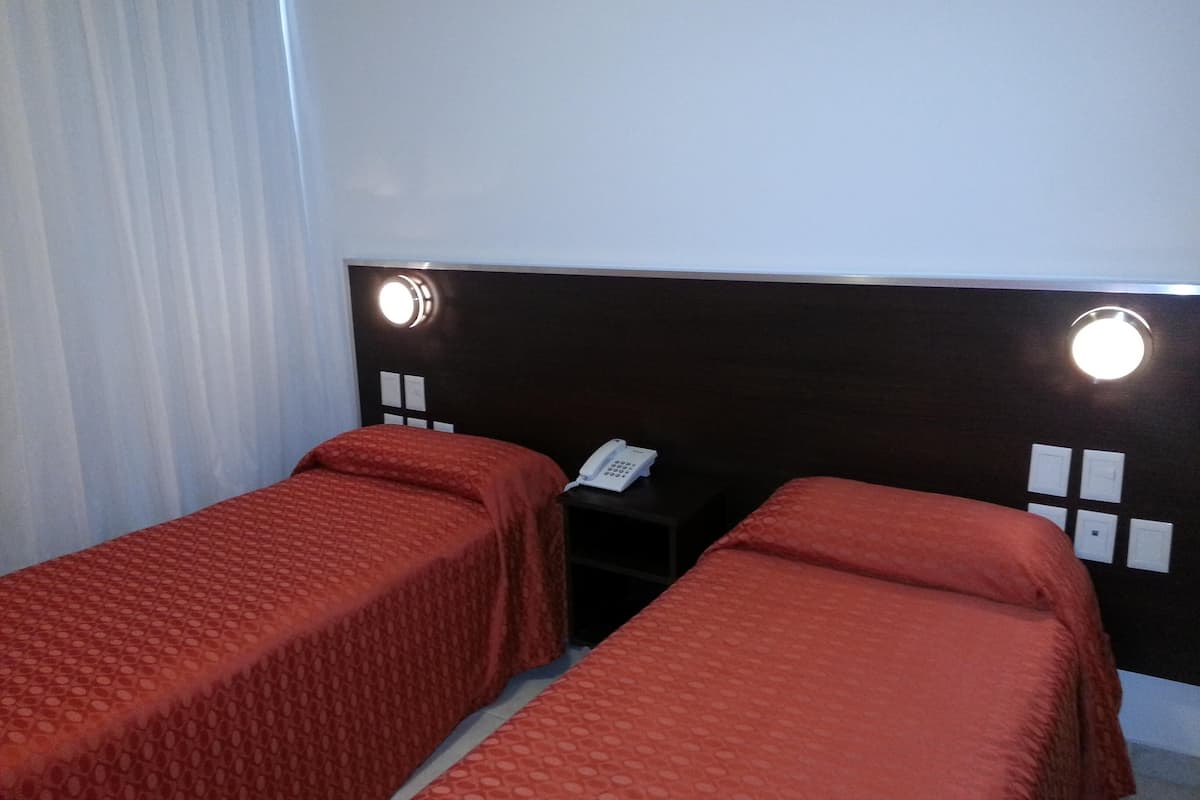 Cofre no quarto, Wi-fi grátis, roupa de cama fornecida