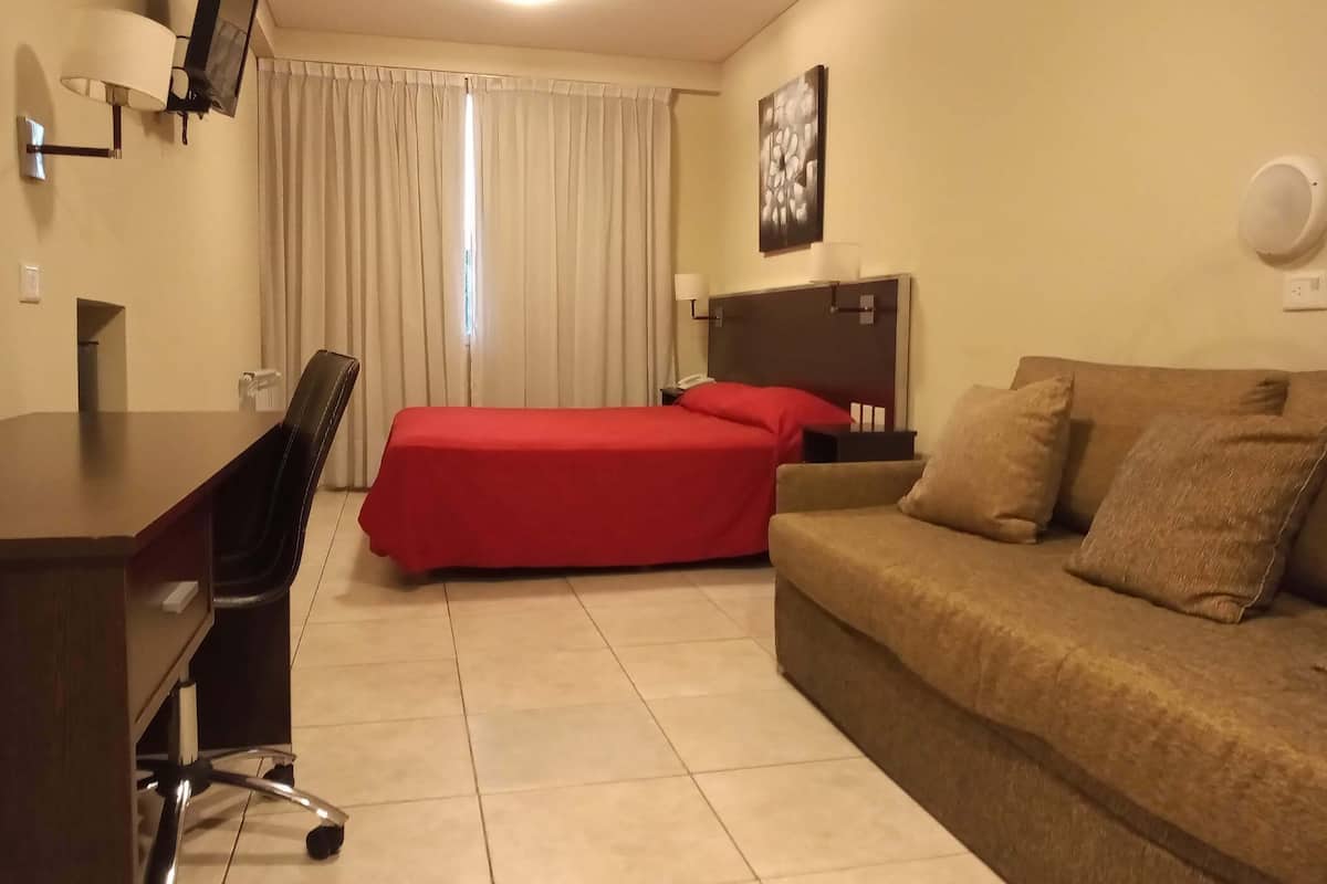 Cofre no quarto, Wi-fi grátis, roupa de cama fornecida