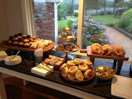 Café da manhã continental grátis