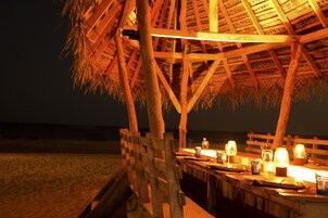 2 restaurantes, café da manhã, culinária internacional