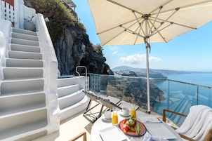 Suite, Sea View ( Indoor & Outdoor Jetted Plunge Pools)The Cliff | Vista para a praia ou o mar