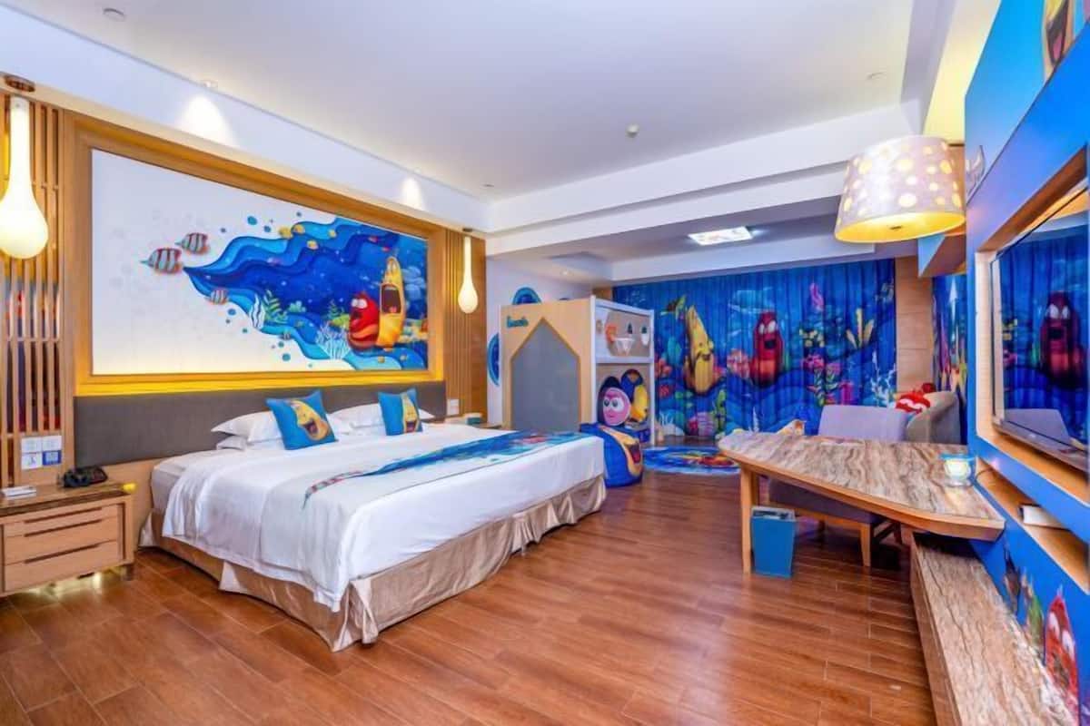 Minibar, cofre no quarto, despertadores, acesso para cadeira de rodas