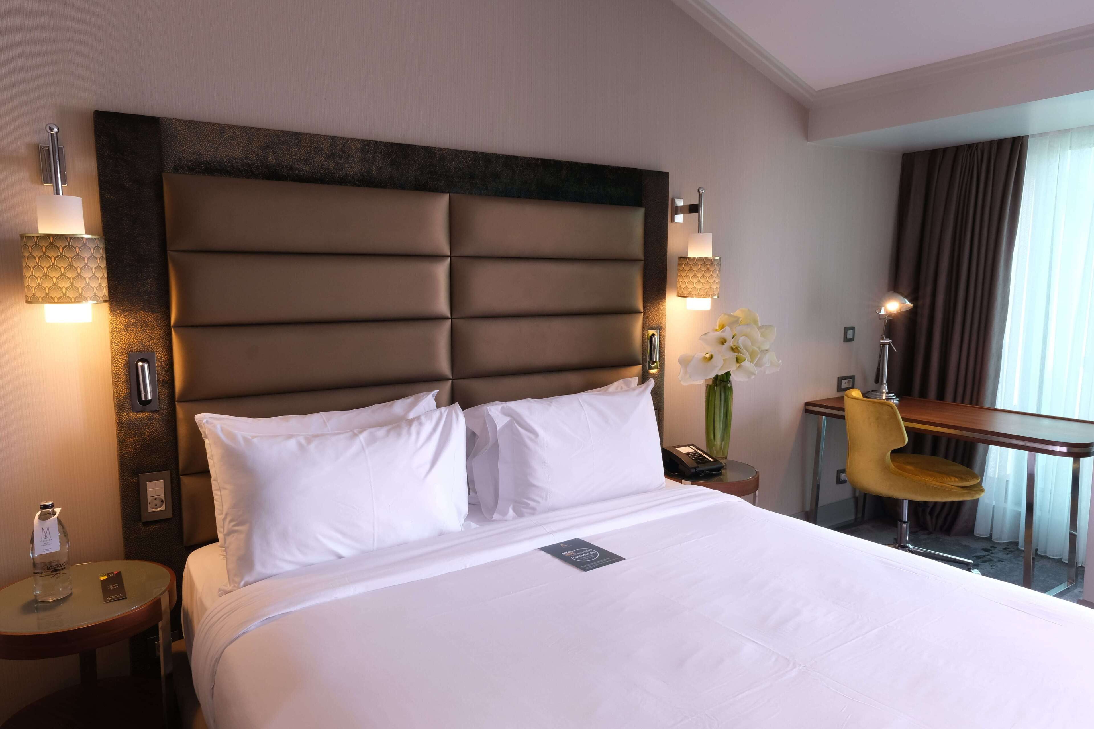 Suite, 1 cama de casal, terraço | Roupa de alta qualidade, camas de colchão Select Comfort, minibar 