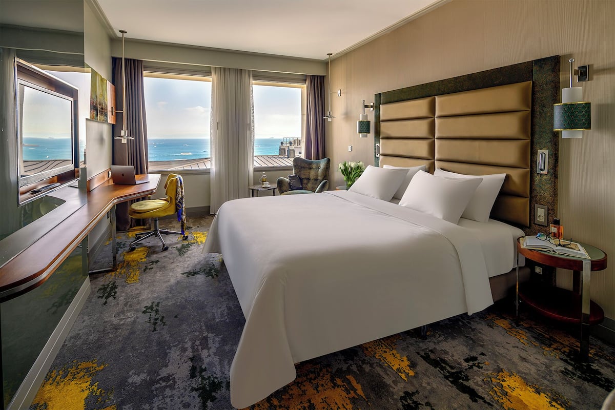 Quarto Deluxe, 1 cama de casal | Roupa de alta qualidade, camas de colchão Select Comfort, minibar