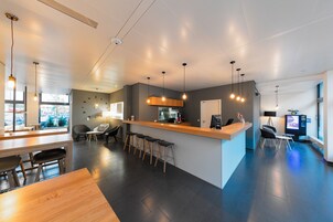 Área de estar no saguão