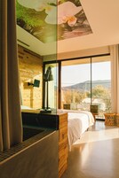 Quarto Duplo | Minibar, cofre no quarto, Wi-fi grátis, com decoração personalizada