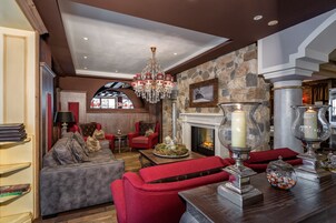 Área de estar no saguão