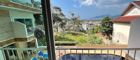Quarto casal luxo, vista para o oceano | Vista da sacada