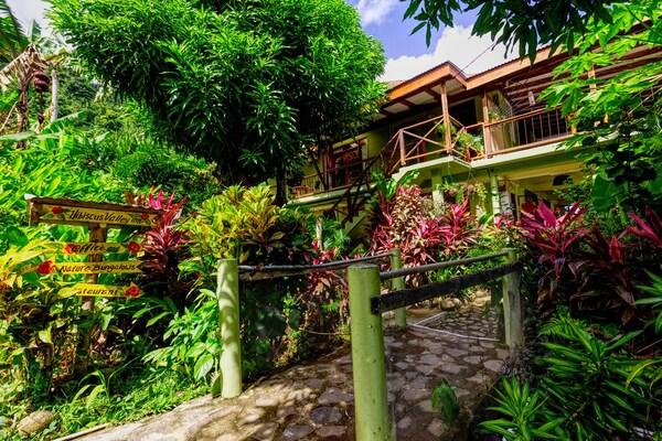 Hibiscus Valley Inn - Dominica