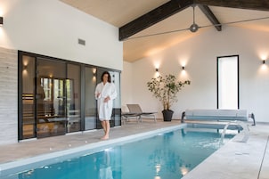 Sauna, banho turco, massagens pré-natais, 2 salas de tratamento