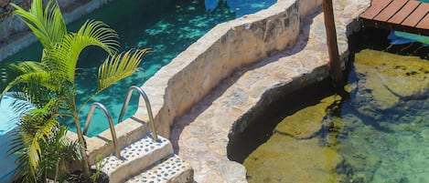 1 quarto, frigobar, cofres nos quartos, ferros/tábuas de passar roupa