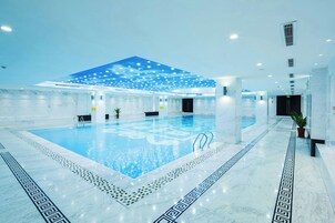 Piscina interna, piscina externa