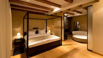 Roupa de alta qualidade, minibar, cofre no quarto, secretária