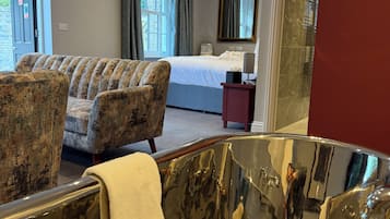 Suíte exclusiva, 1 cama King | Roupas de cama premium, cofres nos quartos, individualmente decorados