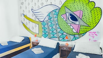 Cofres nos quartos, individualmente decorados, quartos à prova de som