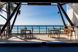 Vista para praia/oceano