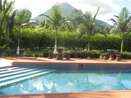 2 piscinas externas