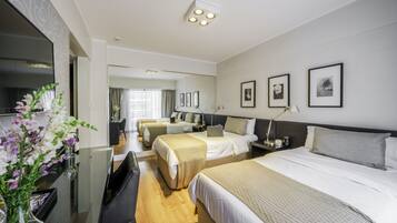 Roupa de alta qualidade, camas de colchão pillowtop, minibar