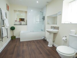 Quarto Duplo ou Twin Premium, casa de banho anexa | Casa de banho