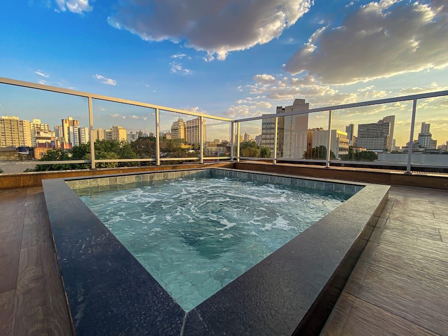 Banheira de hidromassagem exterior